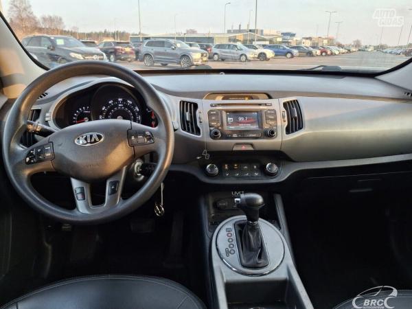 Grey Kia Sportage 2015 in Avizieniai, with an engine capacity of 2.40 L and mileage of 199 thousand km for 6500 €, photo 10 on AUTOMOTO.COM.LV