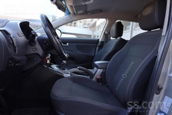 Grey Kia Sportage 2015 in Riga, with an engine capacity of 1.60 L and mileage of 0 thousand km for 5495 €, photo 7 on AUTOMOTO.COM.LV
