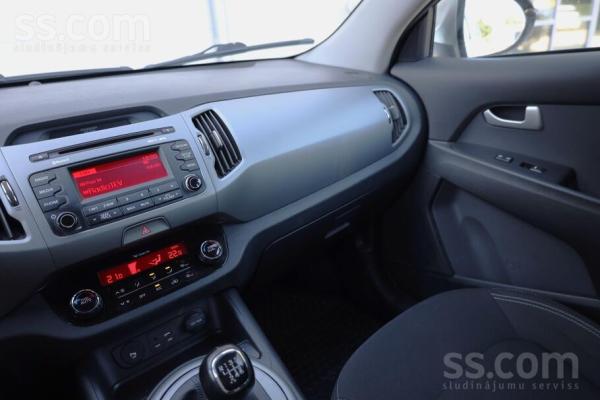 Grey Kia Sportage 2015 in Riga, with an engine capacity of 1.60 L and mileage of 0 thousand km for 5495 €, photo 8 on AUTOMOTO.COM.LV