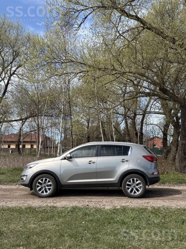 Pelēks Kia Sportage 2015 Liepāja, ar dzinēja tilpumu 1.70 L un nobraukumu 149 tūkst. km par 9400 €, foto 6 vietnē AUTOMOTO.COM.LV