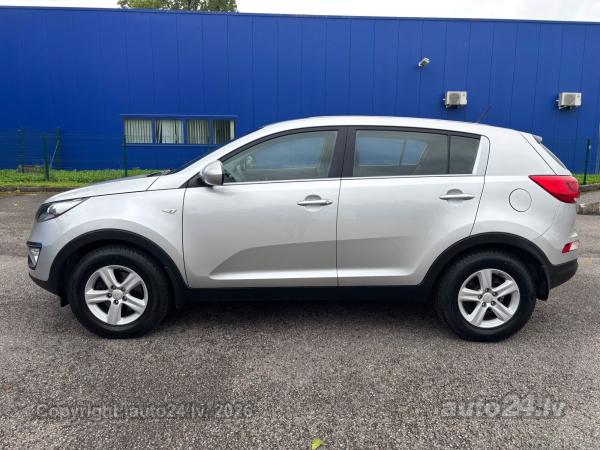 Grey Kia Sportage 2015 in Paide, with an engine capacity of 1.60 L and mileage of 105 thousand km for 8490 €, photo 4 on AUTOMOTO.COM.LV