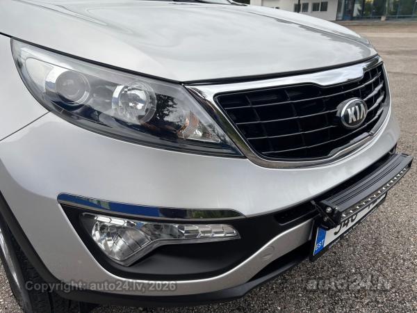 Grey Kia Sportage 2015 in Paide, with an engine capacity of 1.60 L and mileage of 105 thousand km for 8490 €, photo 8 on AUTOMOTO.COM.LV