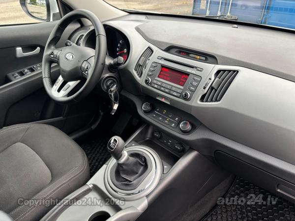 Grey Kia Sportage 2015 in Paide, with an engine capacity of 1.60 L and mileage of 105 thousand km for 8490 €, photo 9 on AUTOMOTO.COM.LV