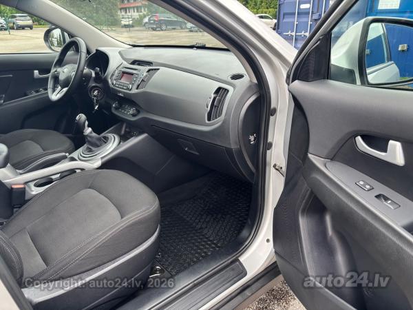 Grey Kia Sportage 2015 in Paide, with an engine capacity of 1.60 L and mileage of 105 thousand km for 8490 €, photo 10 on AUTOMOTO.COM.LV