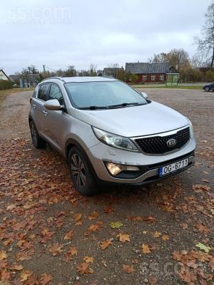 Grey Kia Sportage 2015 in Preili, with an engine capacity of 1.70 L and mileage of 381 thousand km for 6500 €, photo  on AUTOMOTO.COM.LV