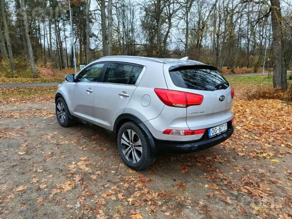 Киа Sportage 2015 в Прейли на AUTOMOTO.COM.LV Серый Киа Sportage 2015 в Прейли, объемом двигателя 1.70 л и пробегом 381 тыс. км за 6500 €, фото 4 на AUTOMOTO.COM.LV