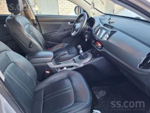 Grey Kia Sportage 2015 in Preili, with an engine capacity of 1.70 L and mileage of 379 thousand km for 6500 €, photo  on AUTOMOTO.COM.LV