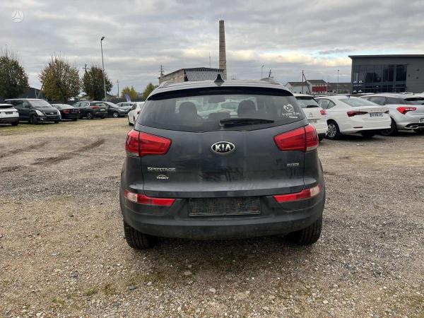 Grey Kia Sportage 2015 in Taurage, with an engine capacity of 1.69 L and mileage of 175 thousand km for 2500 €, photo 7 on AUTOMOTO.COM.LV