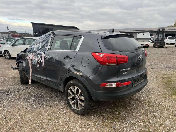 Grey Kia Sportage 2015 in Taurage, with an engine capacity of 1.69 L and mileage of 175 thousand km for 2500 €, photo 8 on AUTOMOTO.COM.LV