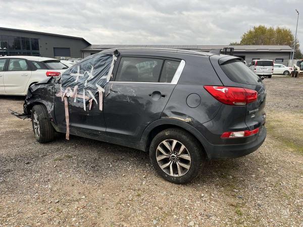 Grey Kia Sportage 2015 in Taurage, with an engine capacity of 1.69 L and mileage of 175 thousand km for 2500 €, photo 9 on AUTOMOTO.COM.LV