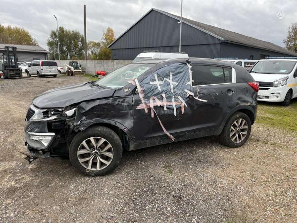 Grey Kia Sportage 2015 in Taurage, with an engine capacity of 1.69 L and mileage of 175 thousand km for 2500 €, photo 11 on AUTOMOTO.COM.LV