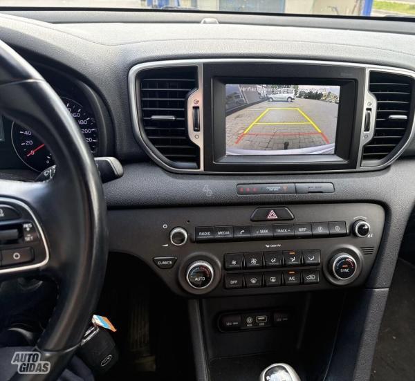 Grey Kia Sportage 2016 in Kaunas, with an engine capacity of 2.00 L and mileage of 218 thousand km for 11900 €, photo 5 on AUTOMOTO.COM.LV
