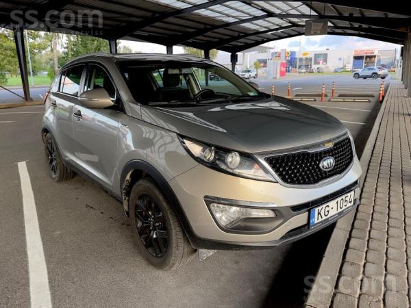 Grey Kia Sportage 2016 in Riga, with an engine capacity of 2.00 L and mileage of 94 thousand km for 11200 €, photo 5 on AUTOMOTO.COM.LV