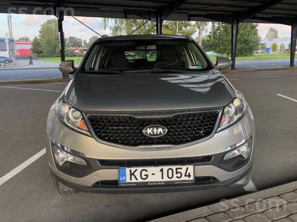 Grey Kia Sportage 2016 in Riga, with an engine capacity of 2.00 L and mileage of 94 thousand km for 11200 €, photo 6 on AUTOMOTO.COM.LV
