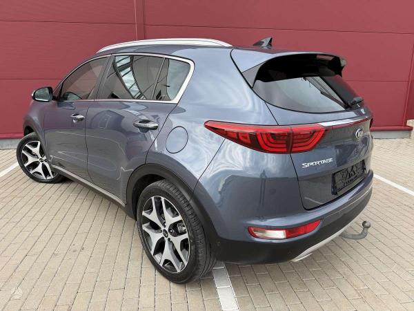 Grey Kia Sportage 2016 in Kaunas, with an engine capacity of 2.00 L and mileage of 270 thousand km for 12250 €, photo 4 on AUTOMOTO.COM.LV