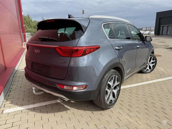 Grey Kia Sportage 2016 in Kaunas, with an engine capacity of 2.00 L and mileage of 270 thousand km for 12250 €, photo 8 on AUTOMOTO.COM.LV