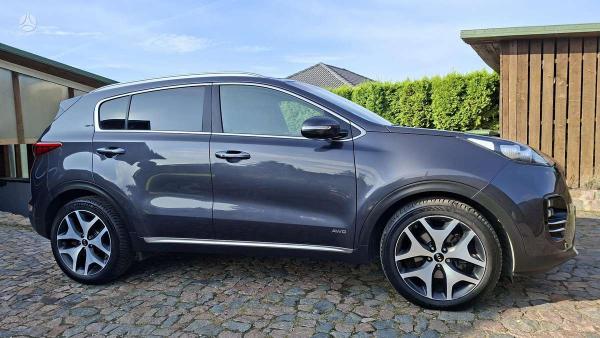 Kia Sportage 2016 in Kaunas on AUTOMOTO.COM.LV Grey Kia Sportage 2016 in Kaunas, with an engine capacity of 2.00 L and mileage of 171 thousand km for 12500 €, photo 5 on AUTOMOTO.COM.LV