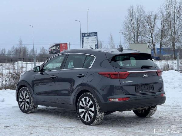 Grey Kia Sportage 2017 in Taurage, with an engine capacity of 1.70 L and mileage of 170 thousand km for 10900 €, photo 9 on AUTOMOTO.COM.LV