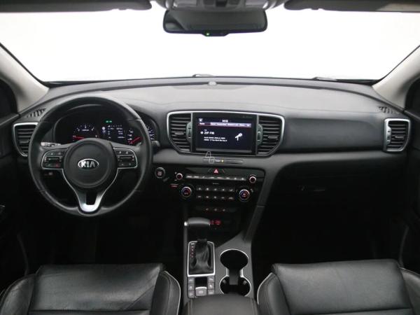 Grey Kia Sportage 2017 in Vilnius, with an engine capacity of 1.70 L and mileage of 128 thousand km for 16199 €, photo 2 on AUTOMOTO.COM.LV
