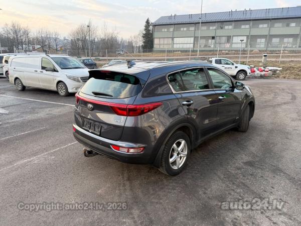 Grey Kia Sportage 2017 in Tallinn, with an engine capacity of 2.00 L and mileage of 158 thousand km for 12999 €, photo 3 on AUTOMOTO.COM.LV