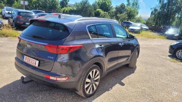 Grey Kia Sportage 2017 in Telschi, with an engine capacity of 2.00 L and mileage of 180 thousand km for 10399 €, photo 10 on AUTOMOTO.COM.LV