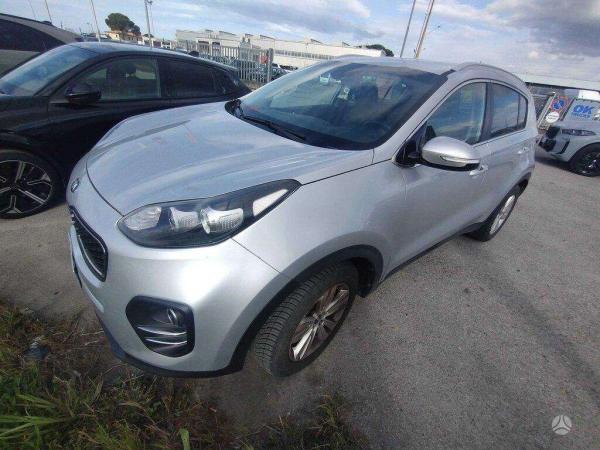 Grey Kia Sportage 2017 in Siauliai, with an engine capacity of 1.69 L and mileage of 189 thousand km for 8900 €, photo 2 on AUTOMOTO.COM.LV