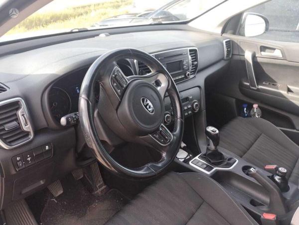 Grey Kia Sportage 2017 in Siauliai, with an engine capacity of 1.69 L and mileage of 189 thousand km for 8900 €, photo 7 on AUTOMOTO.COM.LV