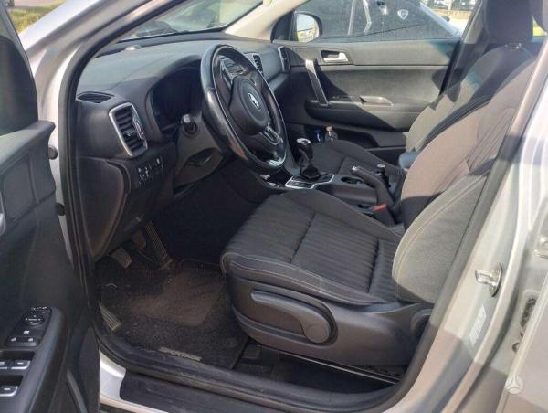 Grey Kia Sportage 2017 in Siauliai, with an engine capacity of 1.69 L and mileage of 189 thousand km for 8900 €, photo 8 on AUTOMOTO.COM.LV