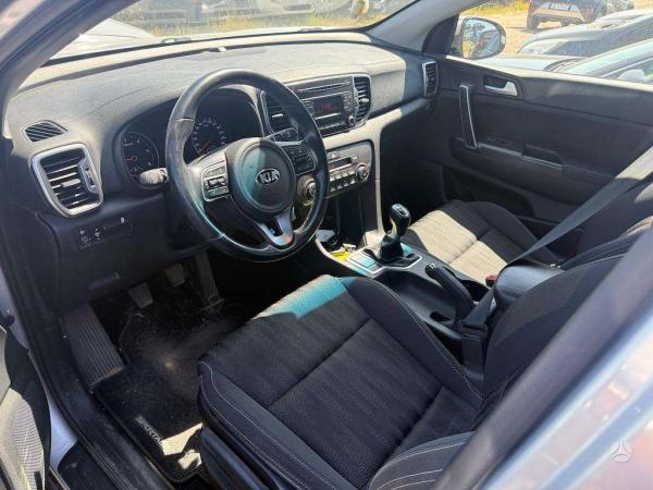 Grey Kia Sportage 2017 in Siauliai, with an engine capacity of 1.69 L and mileage of 189 thousand km for 8900 €, photo 10 on AUTOMOTO.COM.LV
