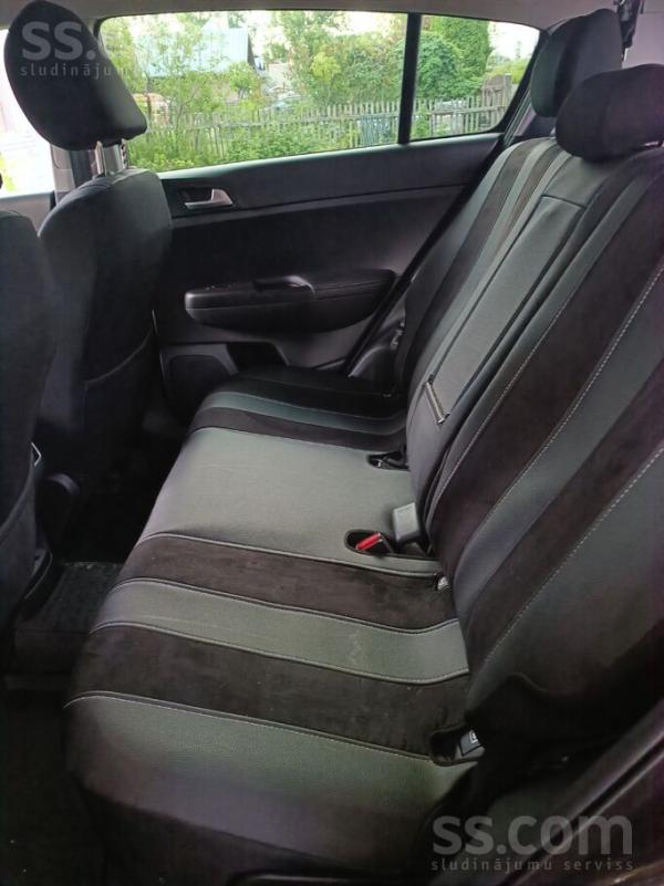 Pelēks Kia Sportage 2017 Rīga, ar dzinēja tilpumu 1.70 L un nobraukumu 92 tūkst. km par 11500 €, foto 6 vietnē AUTOMOTO.COM.LV