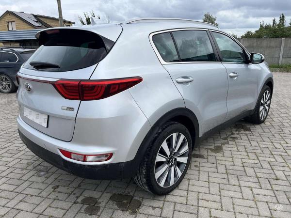 Grey Kia Sportage 2017 in Taurage, with an engine capacity of 1.69 L and mileage of 155 thousand km for 9950 €, photo 3 on AUTOMOTO.COM.LV