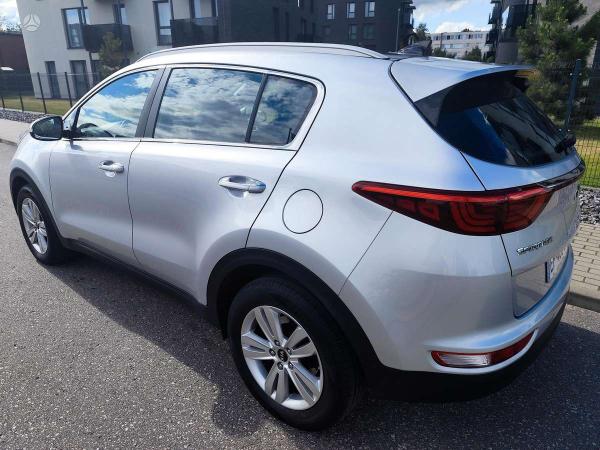 Grey Kia Sportage 2017 in Kaunas, with an engine capacity of 1.69 L and mileage of 190 thousand km for 10650 €, photo 4 on AUTOMOTO.COM.LV