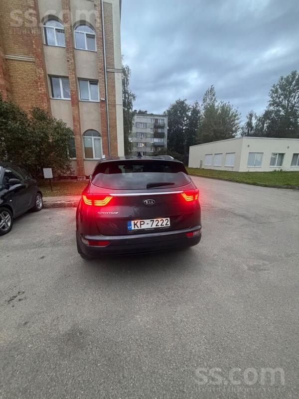 Kia Sportage 2017 in Riga on AUTOMOTO.COM.LV Grey Kia Sportage 2017 in Riga, with an engine capacity of 1.60 L and mileage of 93 thousand km for 11000 €, photo 3 on AUTOMOTO.COM.LV