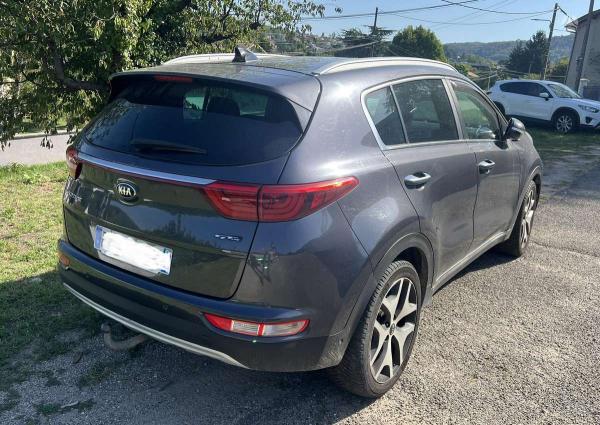 Kia Sportage 2017 in Taurage on AUTOMOTO.COM.LV Grey Kia Sportage 2017 in Taurage, with an engine capacity of 1.69 L and mileage of 220 thousand km for 10800 €, photo 5 on AUTOMOTO.COM.LV