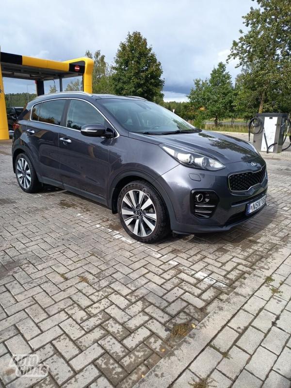 Kia Sportage 2017 in Radviliskis on AUTOMOTO.COM.LV Grey Kia Sportage 2017 in Radviliskis, with an engine capacity of 1.70 L and mileage of 181 thousand km for 11500 €, photo 3 on AUTOMOTO.COM.LV
