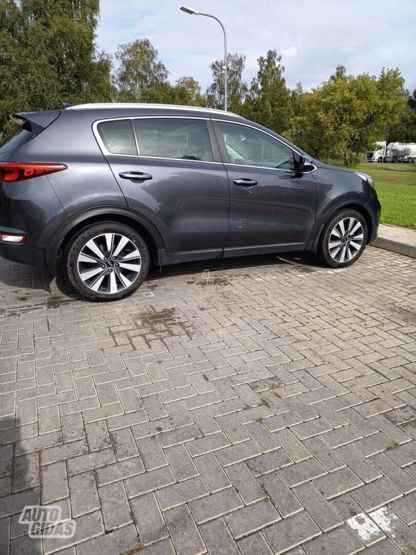 Kia Sportage 2017 in Radviliskis on AUTOMOTO.COM.LV Grey Kia Sportage 2017 in Radviliskis, with an engine capacity of 1.70 L and mileage of 181 thousand km for 11500 €, photo 9 on AUTOMOTO.COM.LV