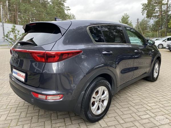Kia Sportage 2017 in Sveicarija on AUTOMOTO.COM.LV Grey Kia Sportage 2017 in Sveicarija, with an engine capacity of 1.60 L and mileage of 237 thousand km for 6200 €, photo 5 on AUTOMOTO.COM.LV