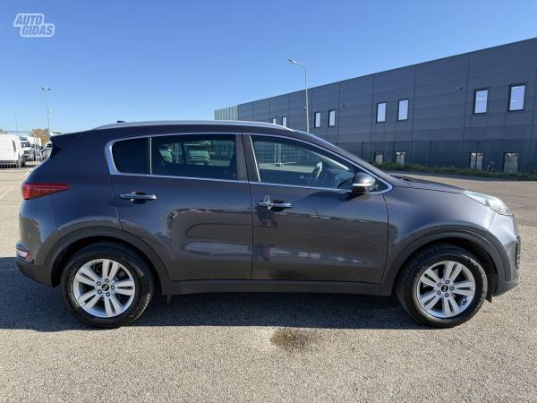 Grey Kia Sportage 2017 in Vilnius, with an engine capacity of 1.60 L and mileage of 200 thousand km for 10499 €, photo 5 on AUTOMOTO.COM.LV