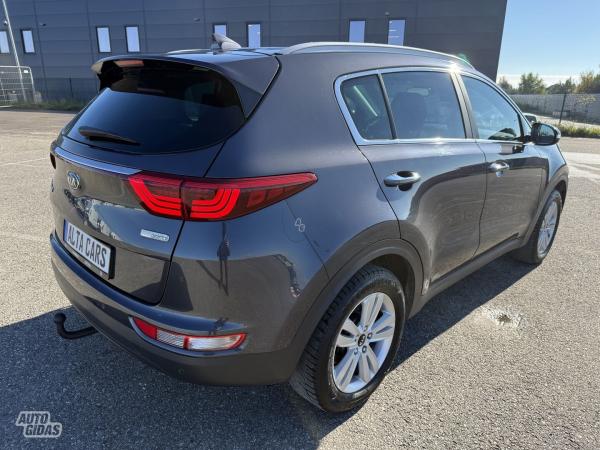 Grey Kia Sportage 2017 in Vilnius, with an engine capacity of 1.60 L and mileage of 200 thousand km for 10499 €, photo 6 on AUTOMOTO.COM.LV