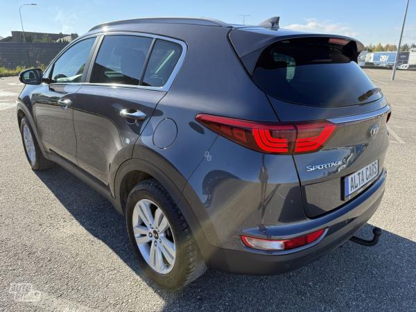 Grey Kia Sportage 2017 in Vilnius, with an engine capacity of 1.60 L and mileage of 200 thousand km for 10499 €, photo 9 on AUTOMOTO.COM.LV