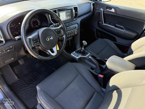 Grey Kia Sportage 2017 in Vilnius, with an engine capacity of 1.60 L and mileage of 200 thousand km for 10499 €, photo 11 on AUTOMOTO.COM.LV