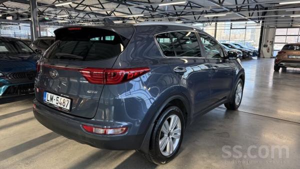 Grey Kia Sportage 2018 in Riga, with an engine capacity of 1.70 L and mileage of 158 thousand km for 10500 €, photo 4 on AUTOMOTO.COM.LV