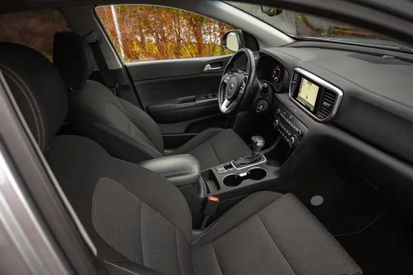 Pelēks Kia Sportage 2018 Jelgava, ar dzinēja tilpumu 1.60 L un nobraukumu 190 tūkst. km par 11900 €, foto 9 vietnē AUTOMOTO.COM.LV