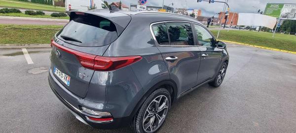 Grey Kia Sportage 2018 in Taurage, with an engine capacity of 1.60 L and mileage of 127 thousand km for 13500 €, photo 4 on AUTOMOTO.COM.LV