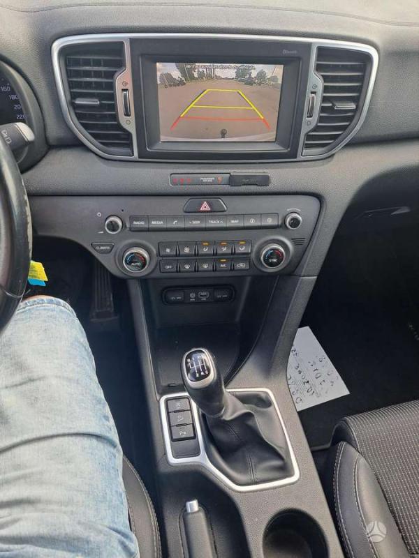 Kia Sportage 2018 Tauragė vietnē Pelēks Kia Sportage 2018 Tauragė, ar dzinēja tilpumu 1.69 L un nobraukumu 159 tūkst. km par 10300 €, foto 8 vietnē AUTOMOTO.COM.LV