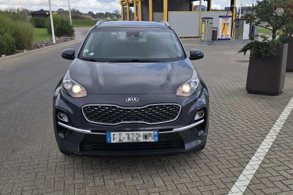 Grey Kia Sportage 2018 in Taurage, with an engine capacity of 1.60 L and mileage of 143 thousand km for 9900 €, photo 3 on AUTOMOTO.COM.LV