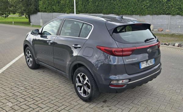 Grey Kia Sportage 2018 in Taurage, with an engine capacity of 1.60 L and mileage of 143 thousand km for 9900 €, photo 6 on AUTOMOTO.COM.LV