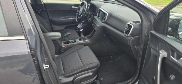 Grey Kia Sportage 2018 in Taurage, with an engine capacity of 1.60 L and mileage of 143 thousand km for 9900 €, photo 11 on AUTOMOTO.COM.LV