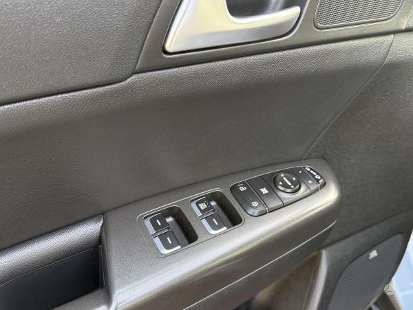Grey Kia Sportage 2019 in Kelme, with an engine capacity of 1.59 L and mileage of 140 thousand km for 14900 €, photo 11 on AUTOMOTO.COM.LV
