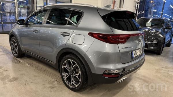 Grey Kia Sportage 2019 in Riga, with an engine capacity of 1.60 L and mileage of 61 thousand km for 17900 €, photo 2 on AUTOMOTO.COM.LV